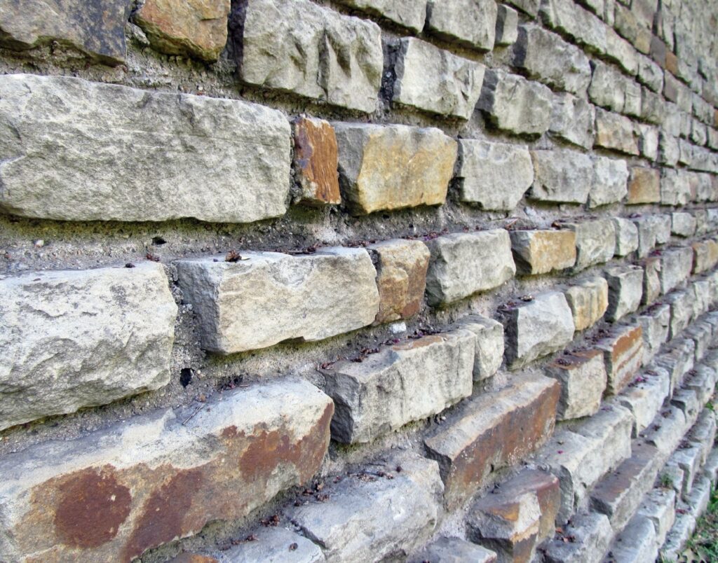 A Guide to the Different Types of Retaining Walls - WrityWall